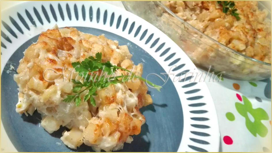 Moinho De Farinha: Paloco com molho béchamel e natas