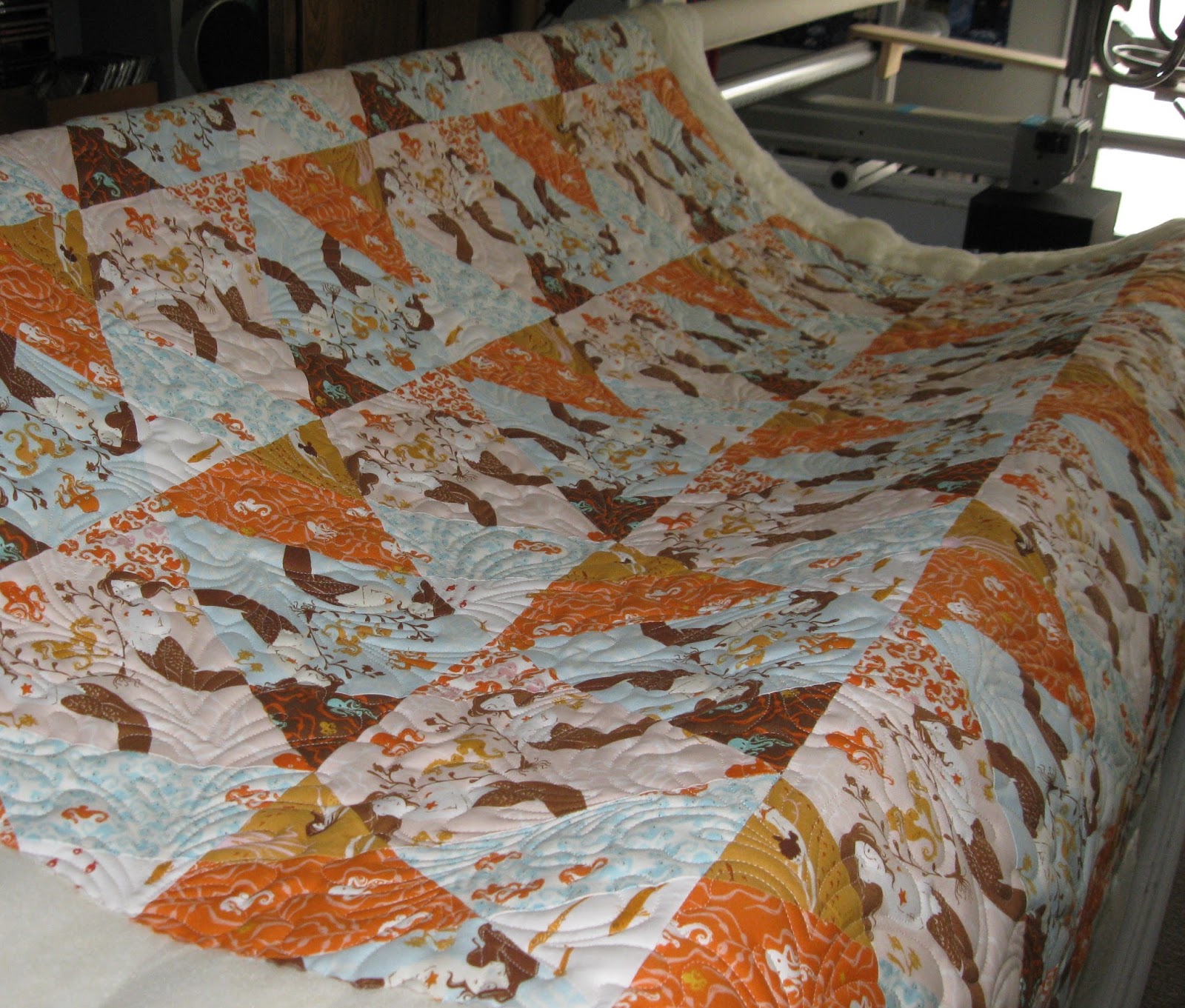 Moonbear Longarm Quilting: Mermaids swimming in Seaweed