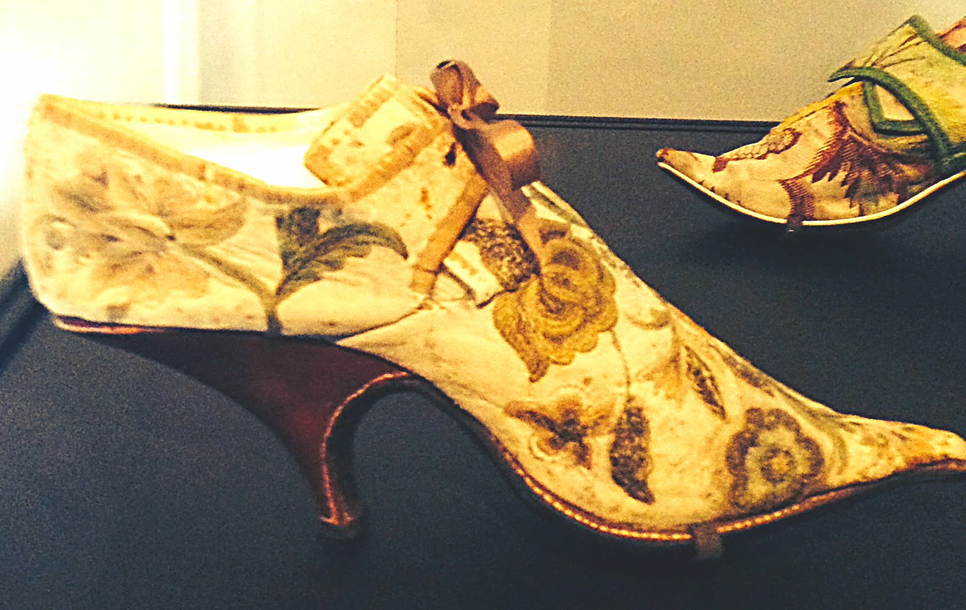 Idiosyncratic Fashionistas: KILLER HEELS: The Art of the High-Heeled Shoe!