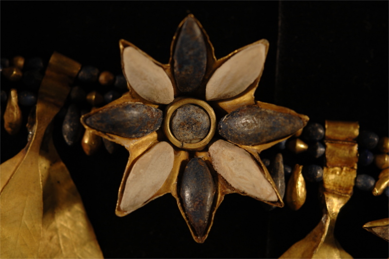 bensozia: The Regalia of Queen Puabi