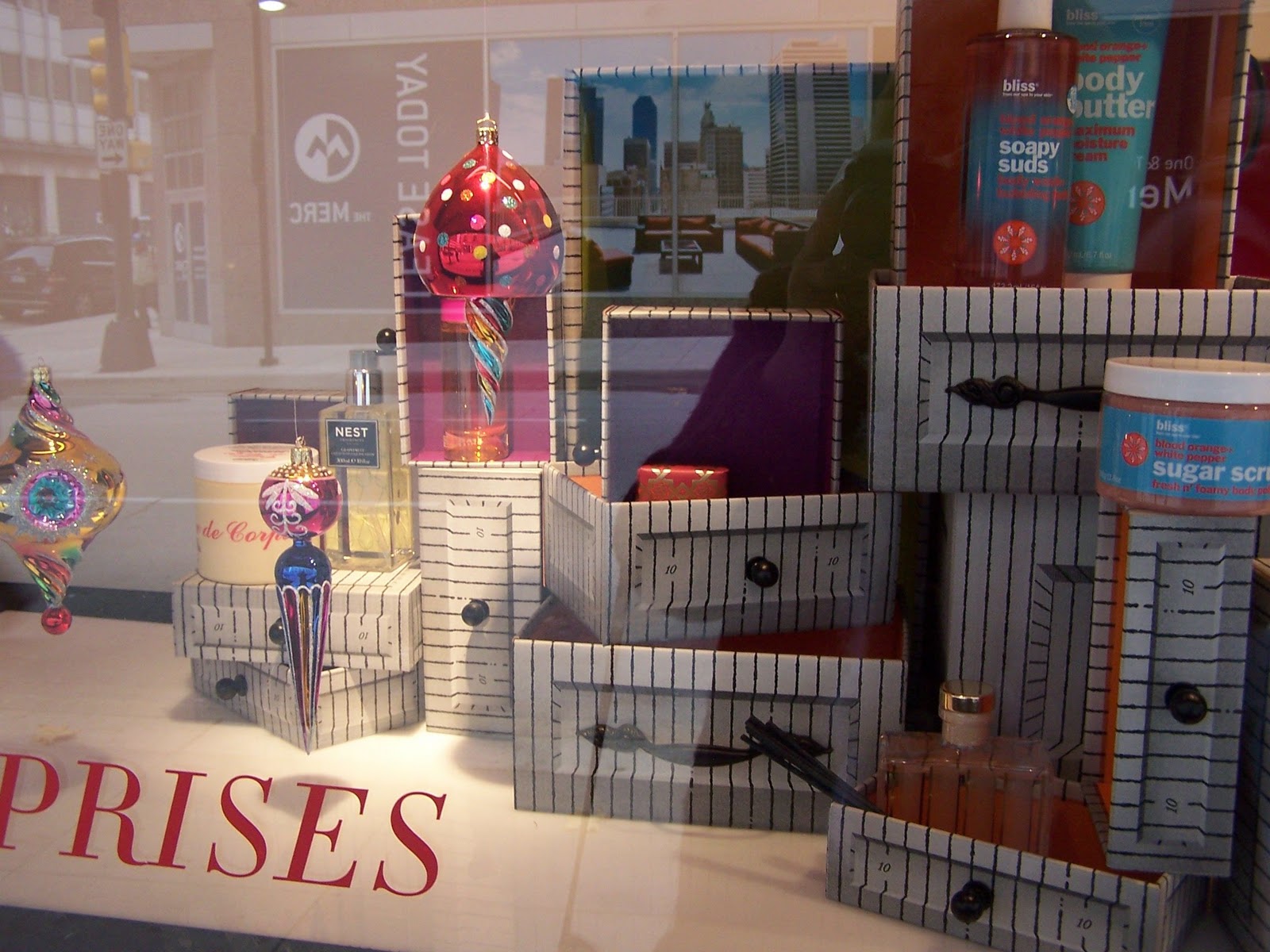 Thankfullga447: Window Display - Neiman Marcus