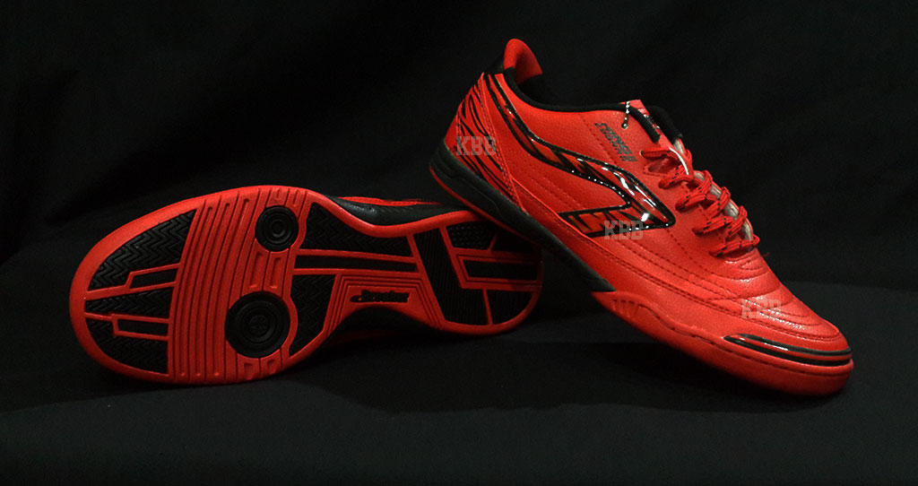 Kedai Baju Bola: Original Brand Breaker Futsal Shoes