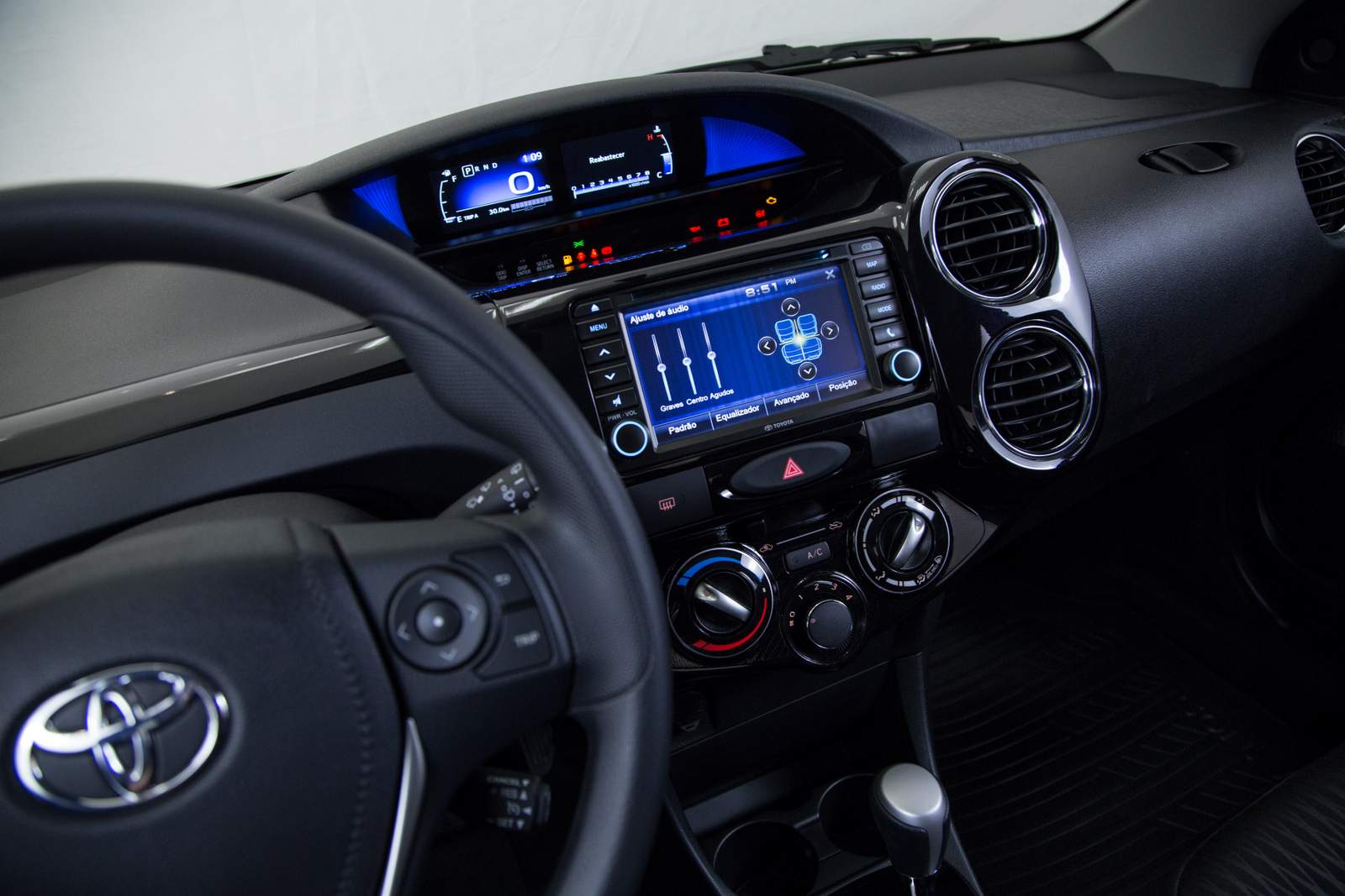 Toyota Etios Automático Ready 2017: preço, fotos e detalhes