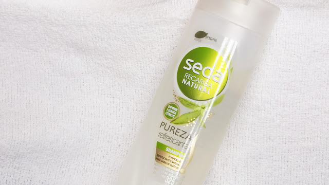 Shampoo Transparente: Qual a sua função para os seus cabelos? - A Chata ...