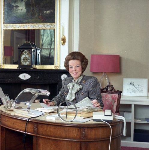 Electrospaces.net: Dutch queen Beatrix' phone