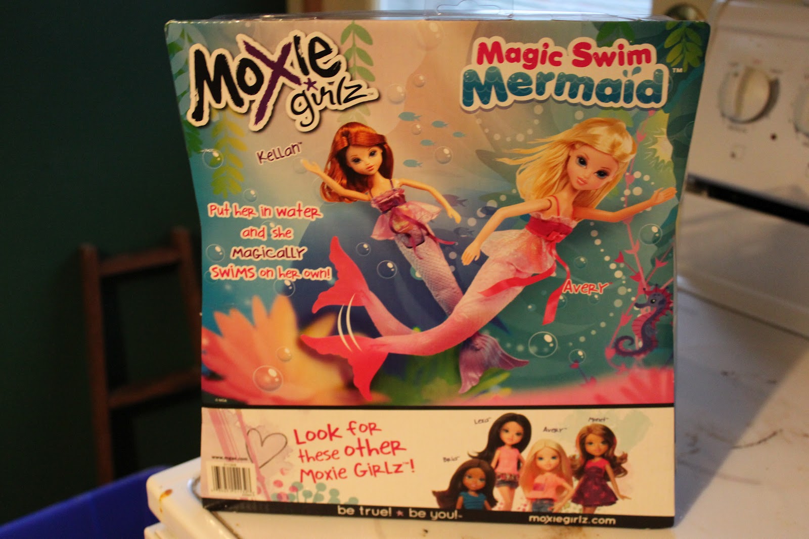 Susan's Disney Family: Moxie Girlz Magic Swim Mermaids – Review (And a ...