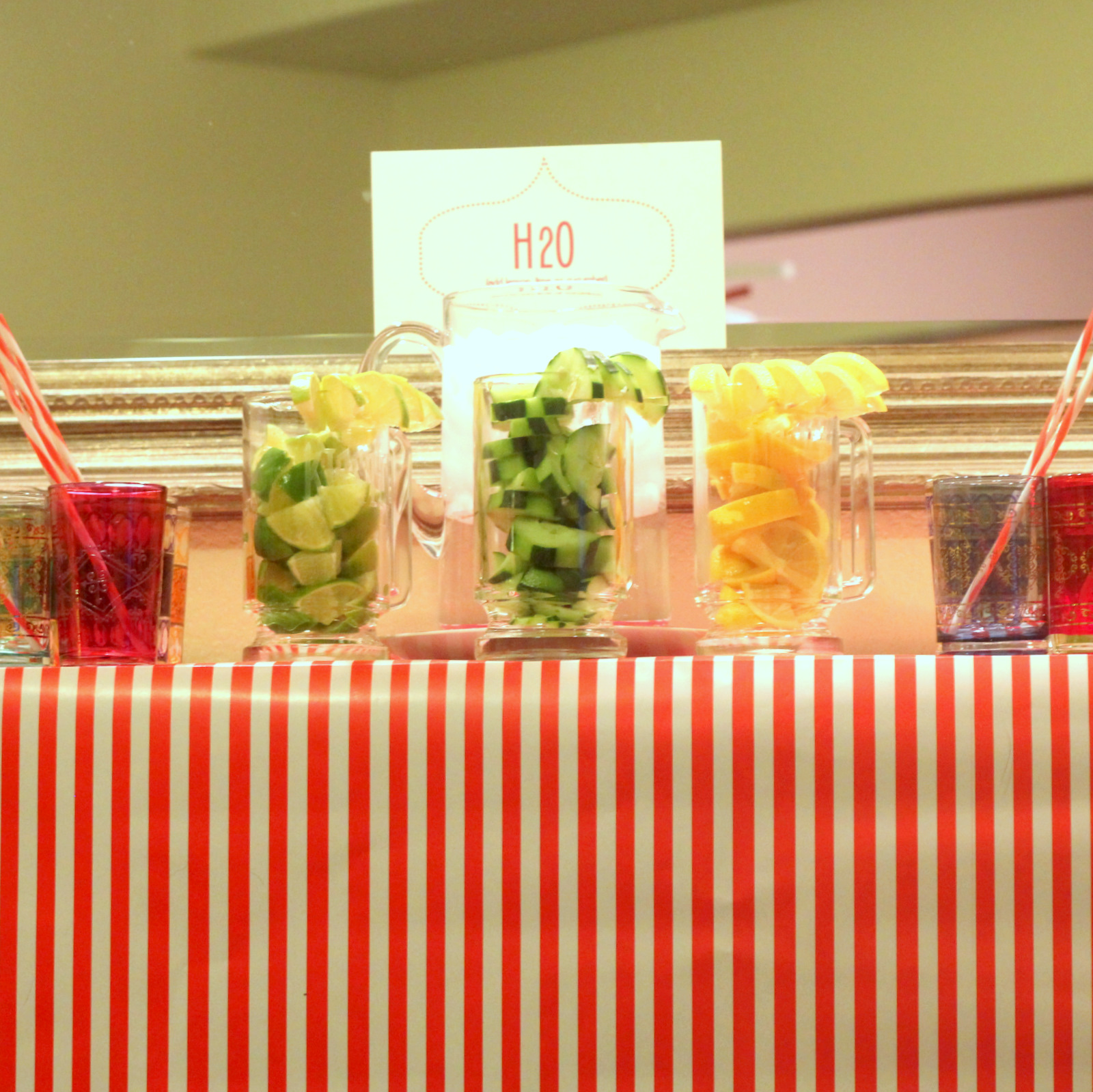sips etc.: H2O Bar