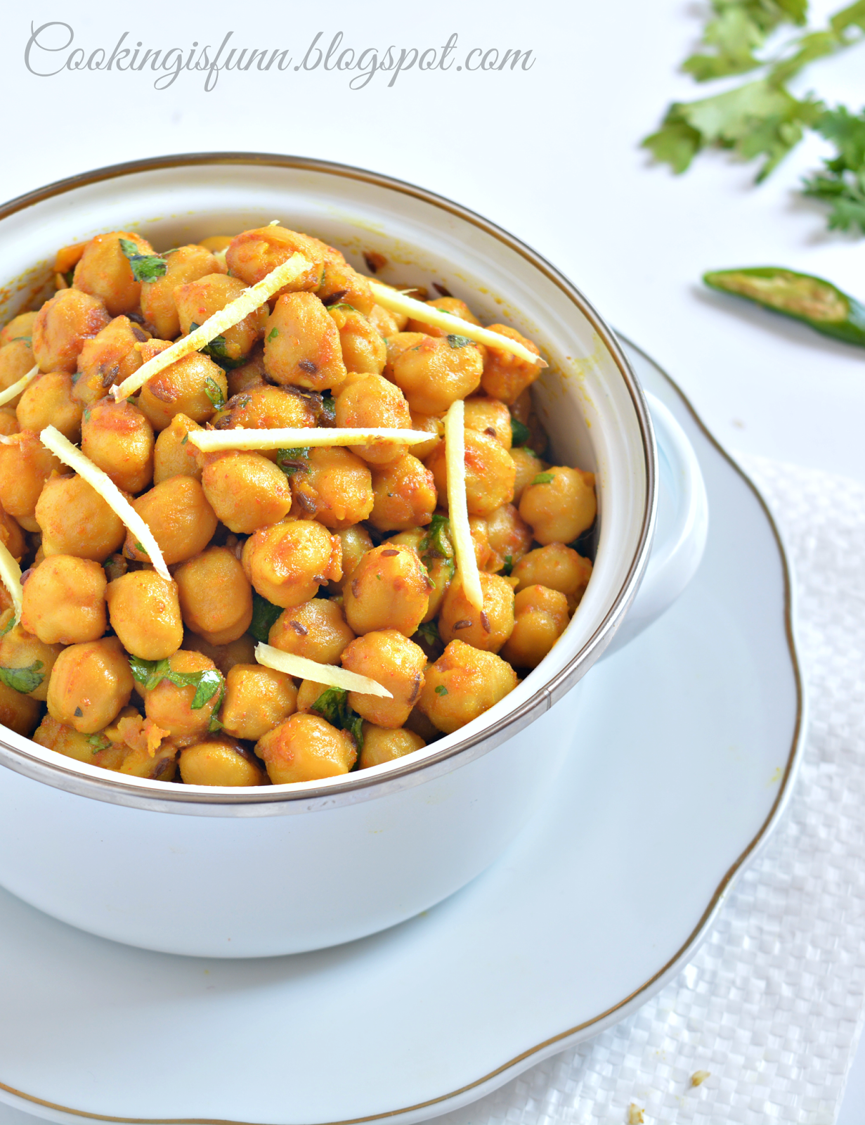 Cookingisfunn: Dry Chhole chana