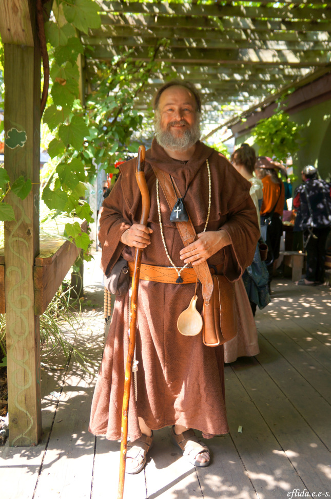 Sakki Selznick's 3 Kinds Of Pie: The Married Priest At the Renaissance Fair