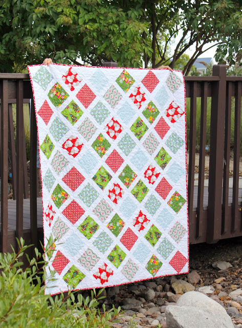 A Bright Corner: Christmas Kitsch Quilt + Giveaway
