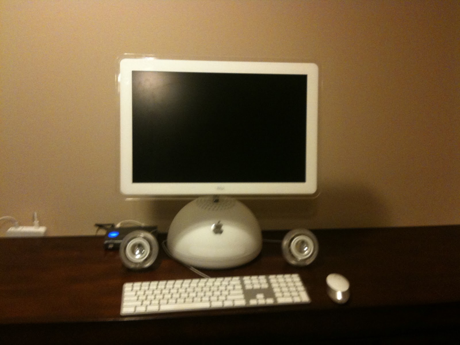 Dremel Junkie: iMac G4 20" All-In-One ECX Mod - Completed