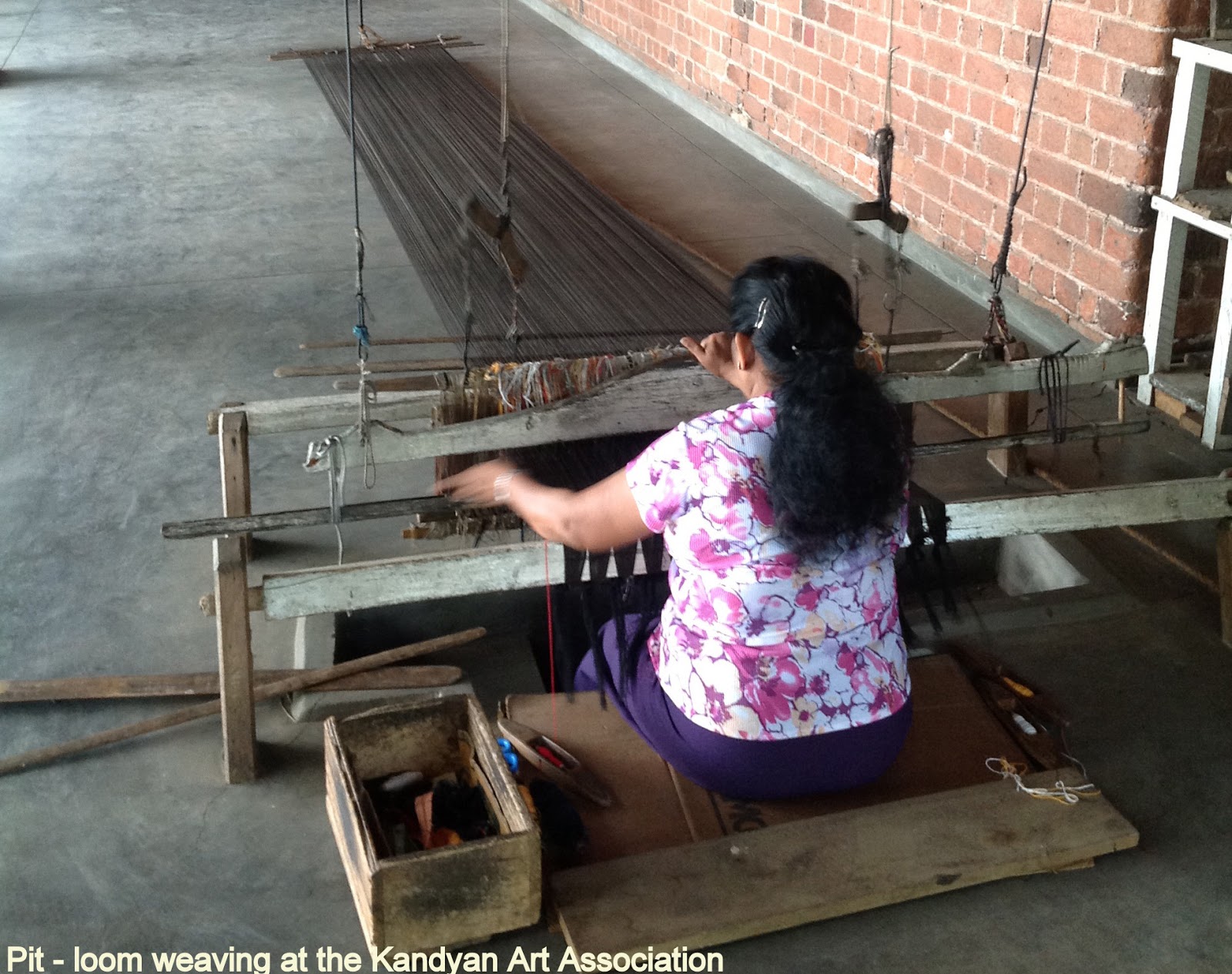 Kandyan Art Association: Pit loom weaving in Sri Lanka.