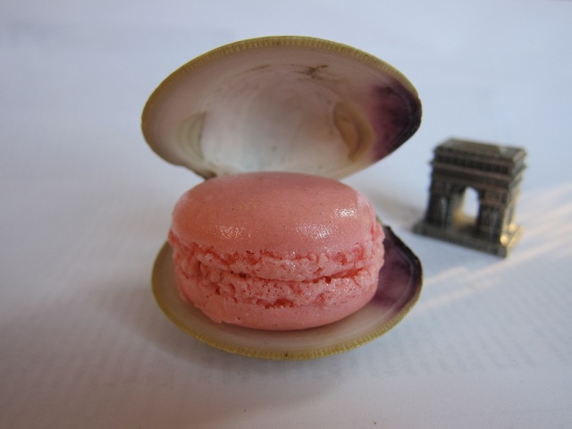 paris breakfasts: Macaron Miscellany