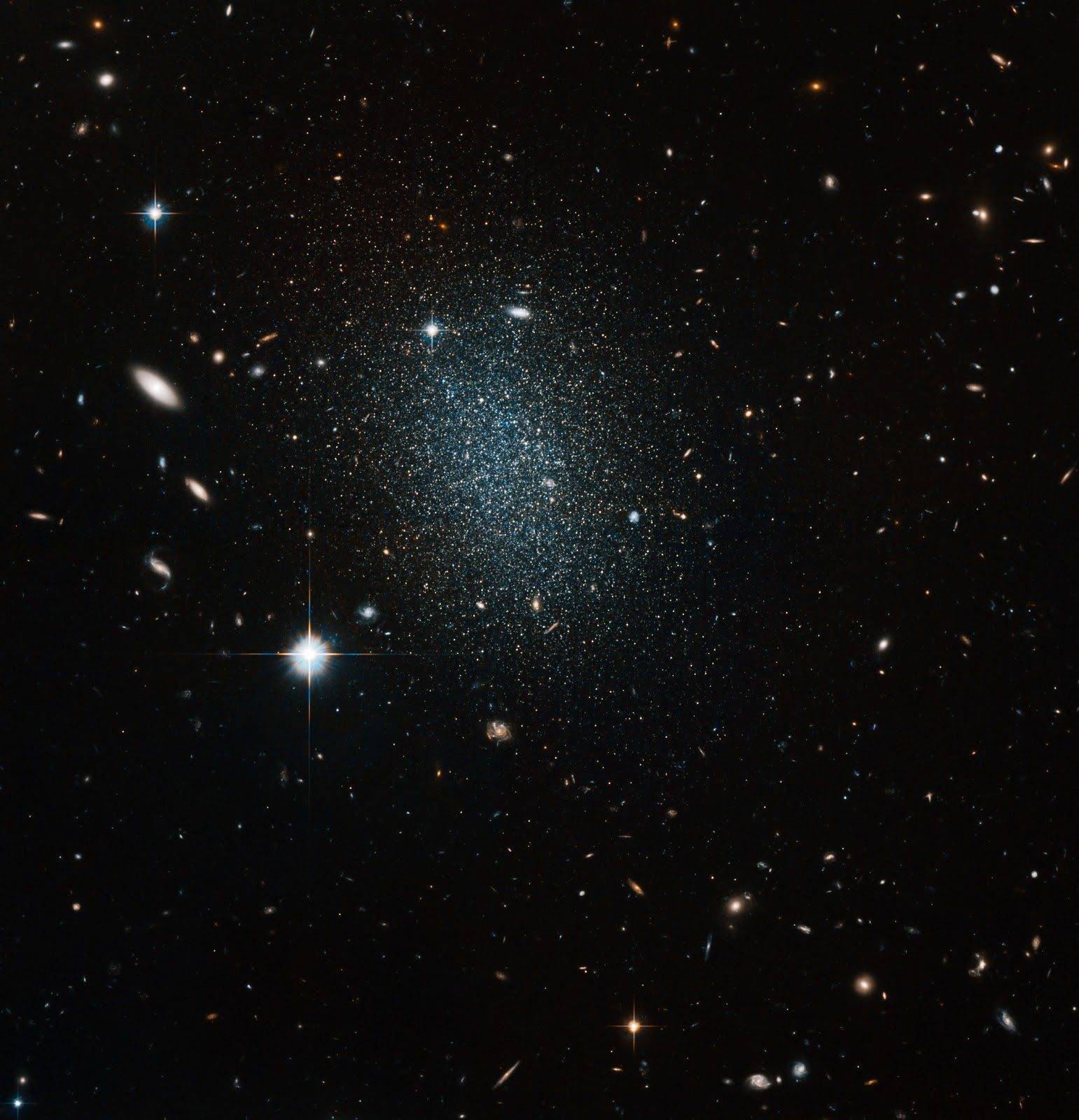 Dwarf Galaxy ESO 540-030 | Earth Blog
