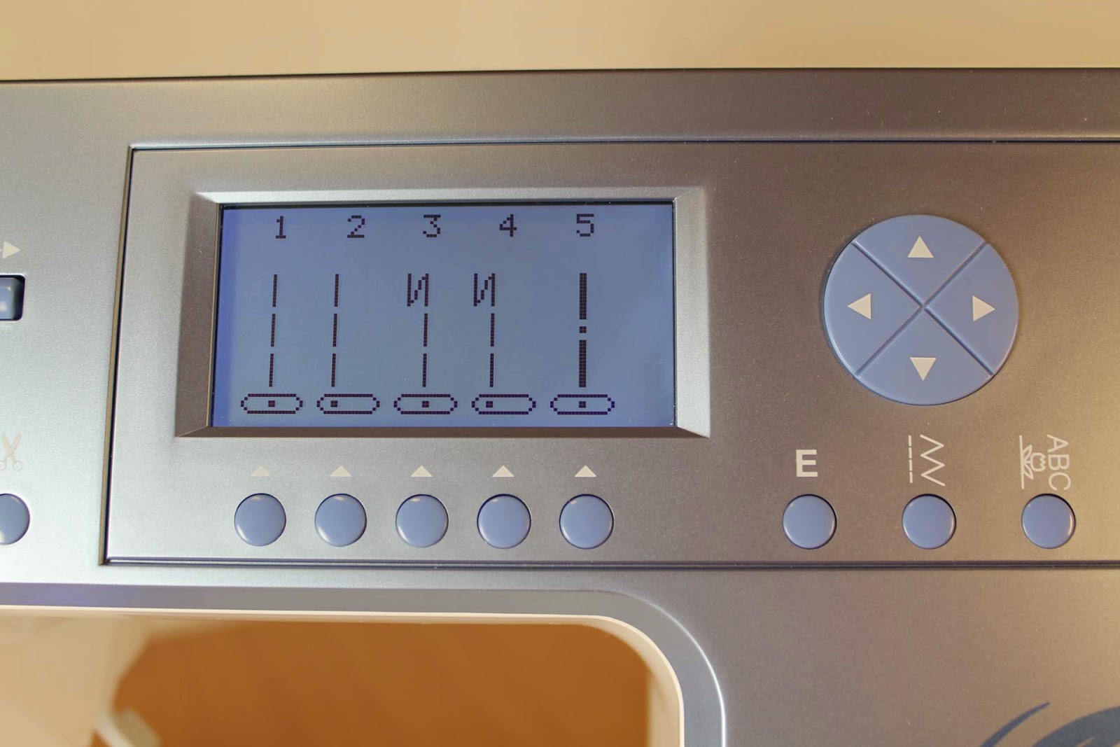 Kierrätystä ja käsitöitä: Singer Quantum Stylist 9980 -ompelukone