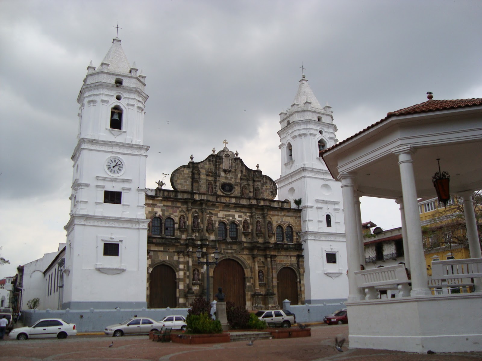 Panama Tourism and Travel: Historical Old Quarter (Casco Antiguo) Tour
