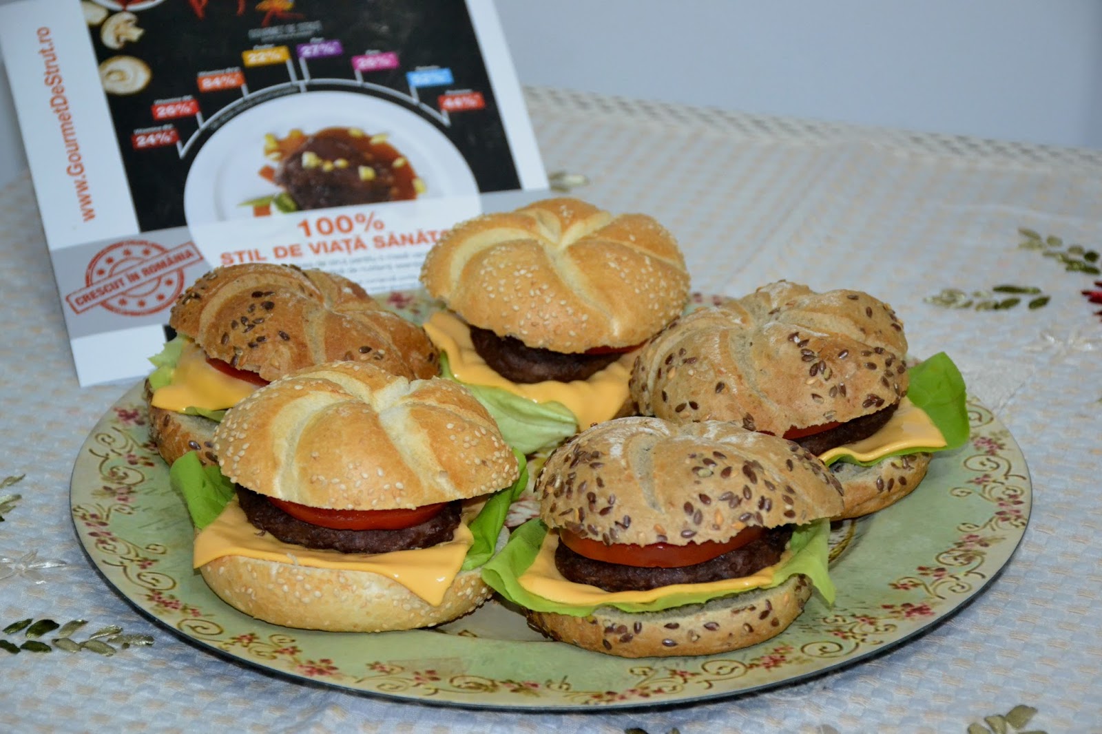 Savoare in bucate: Hamburger din carne de strut