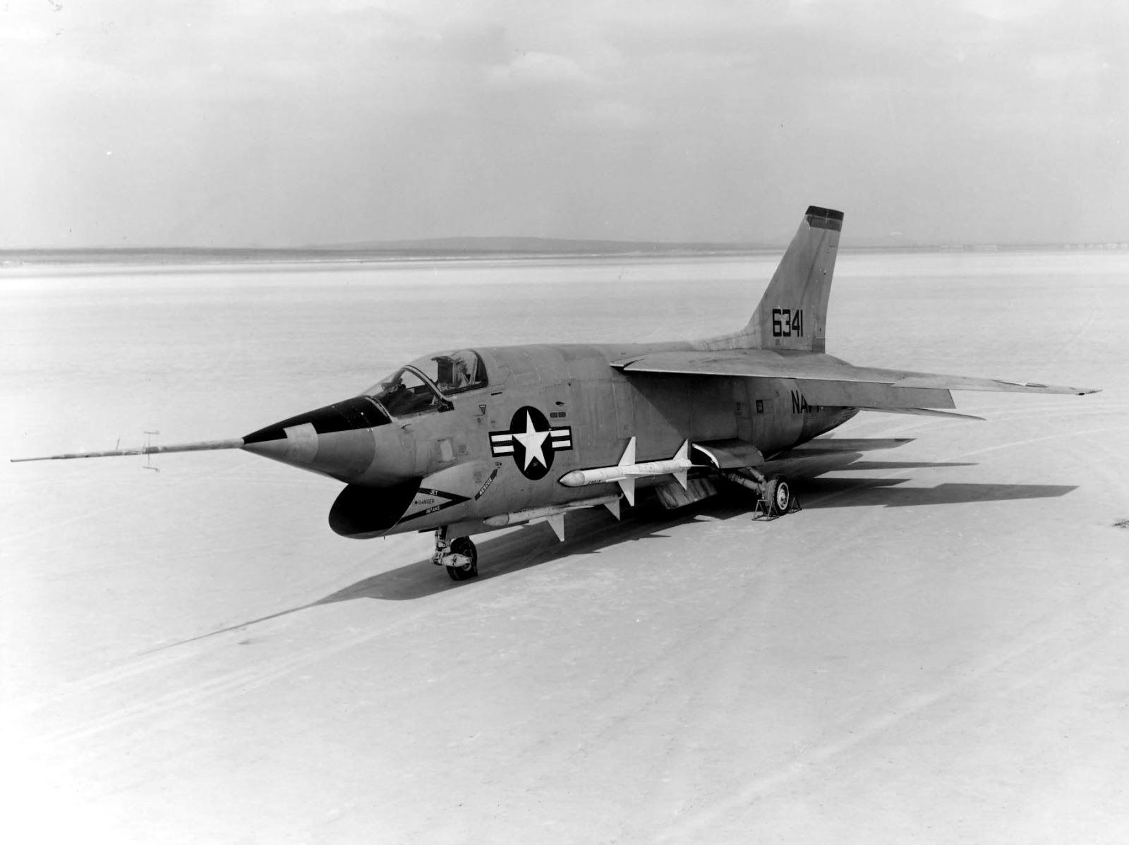 SNAFU!: Vought XF8U-3 Crusader III ....better than the F-4 Phantom ...