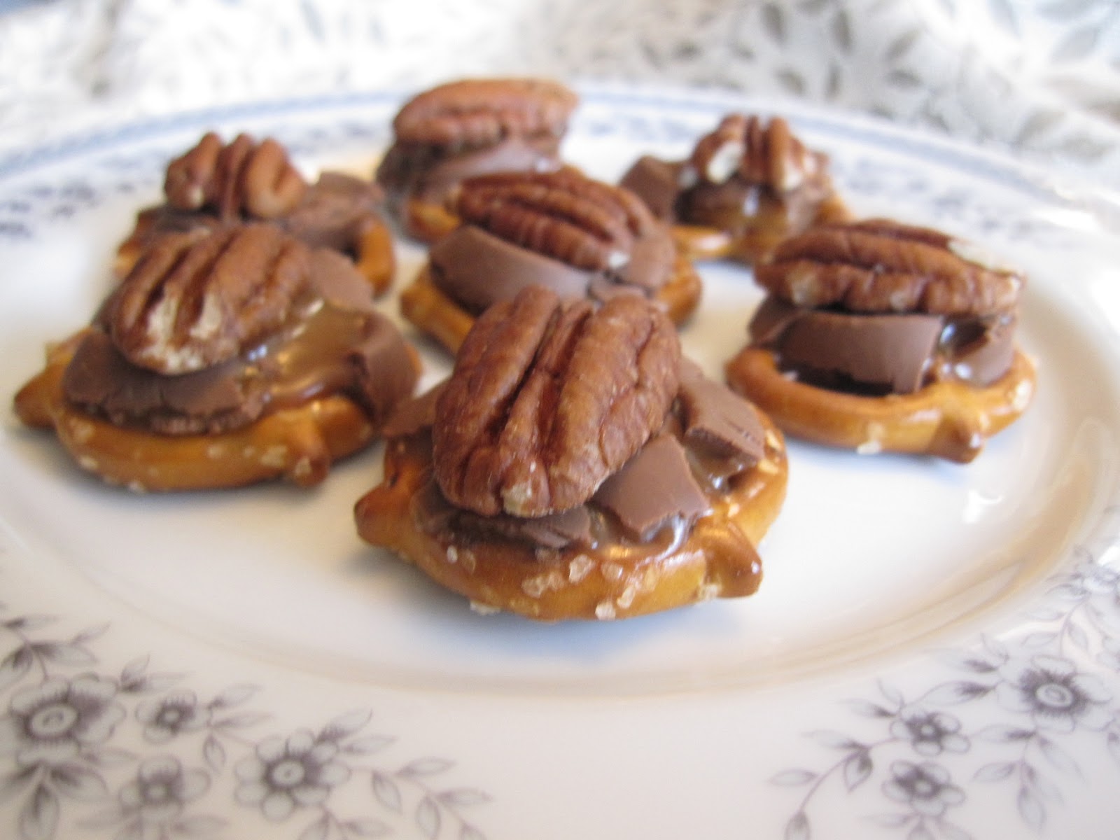 Pecan Rolo Pretzel Bites