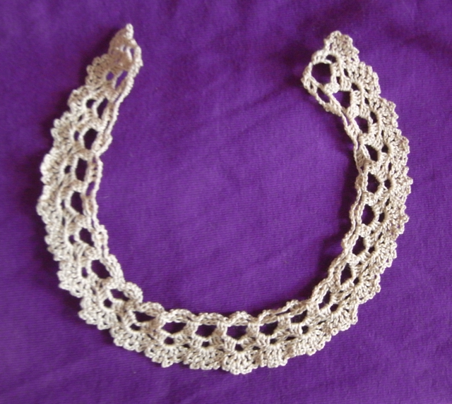 saraccino: More of the crocheted necklaces...