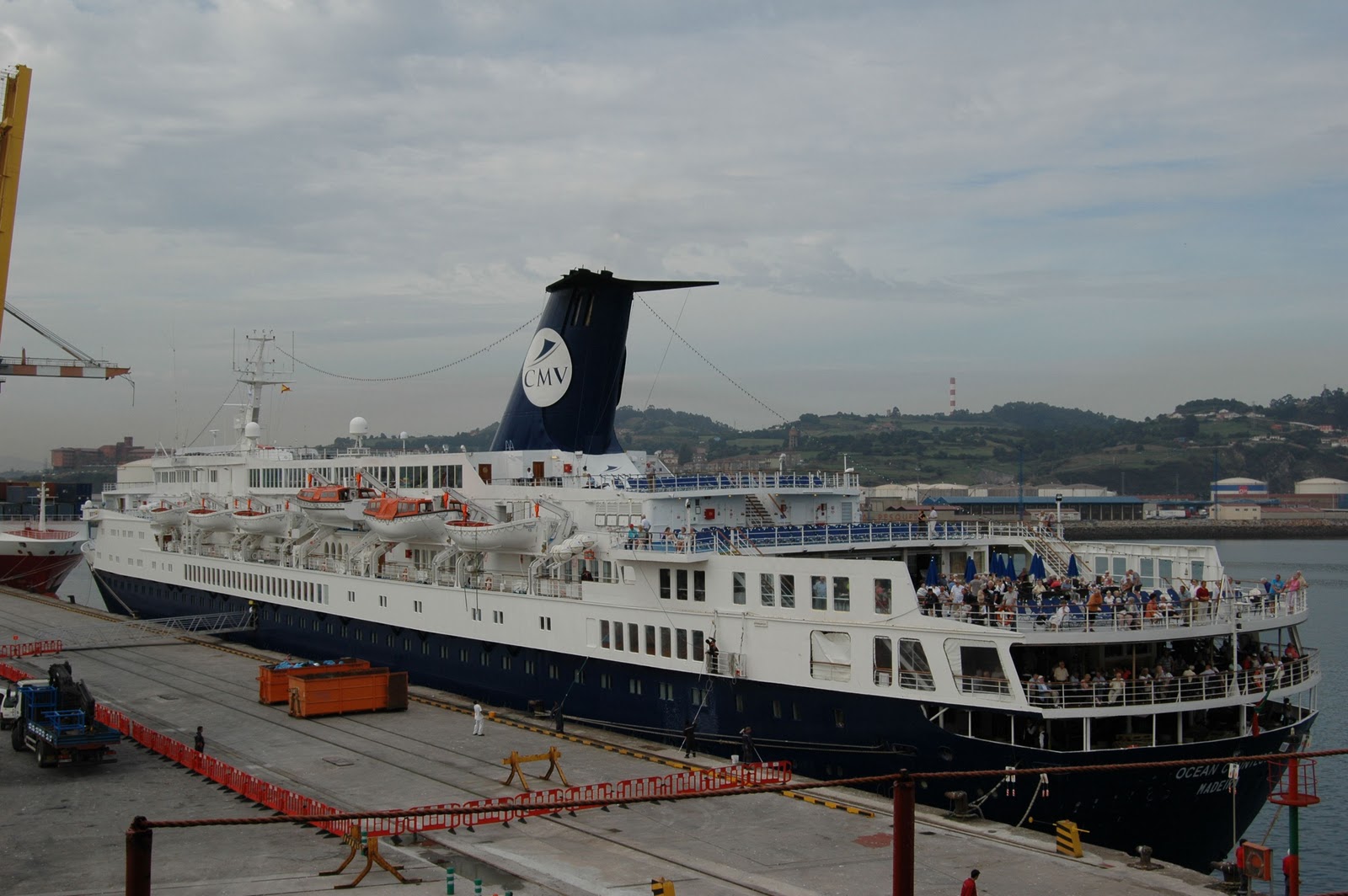 Cruise ship "OCEAN COUNTESS" at Gijon, last week