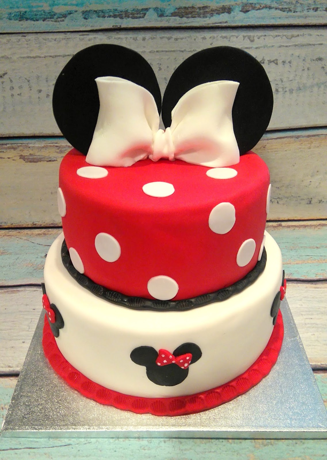Torty Tiny - Bydgoszcz: Tort w kolorach Minnie Mouse