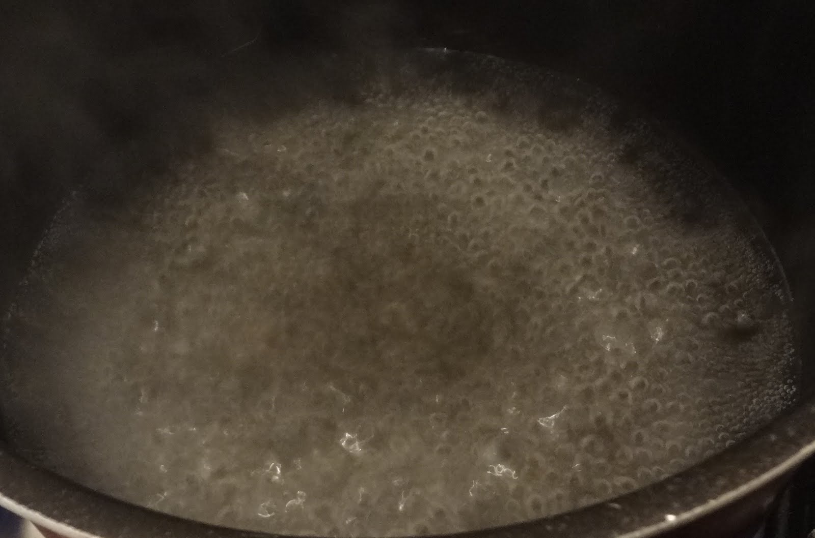 MALABAR PATHIRI (ARI PATHIRI/THIN RICE ROTI) with step by step pics..