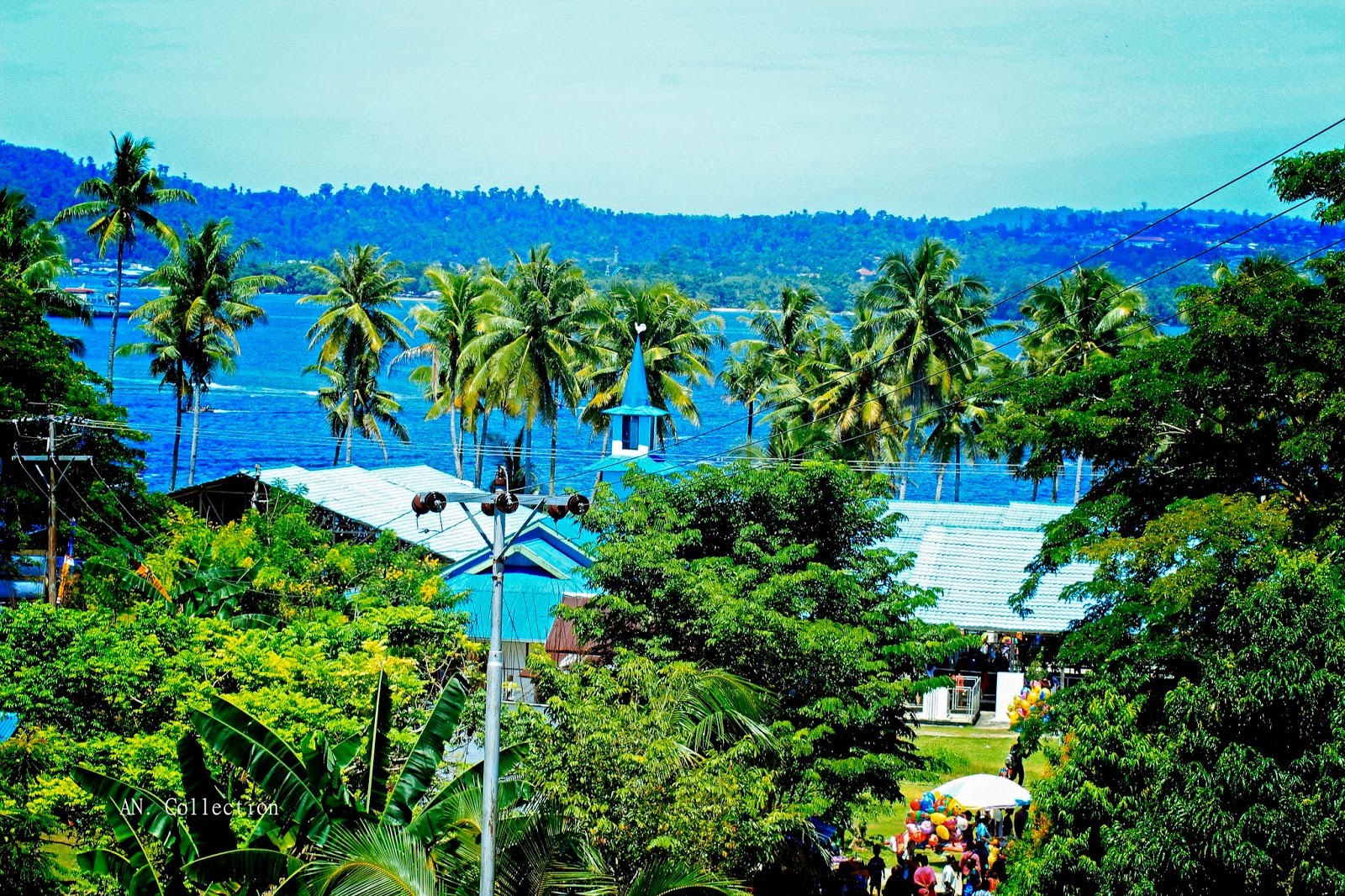 KEINDAHAN ALAM PULAU MANSINAM (PAPUA BARAT)