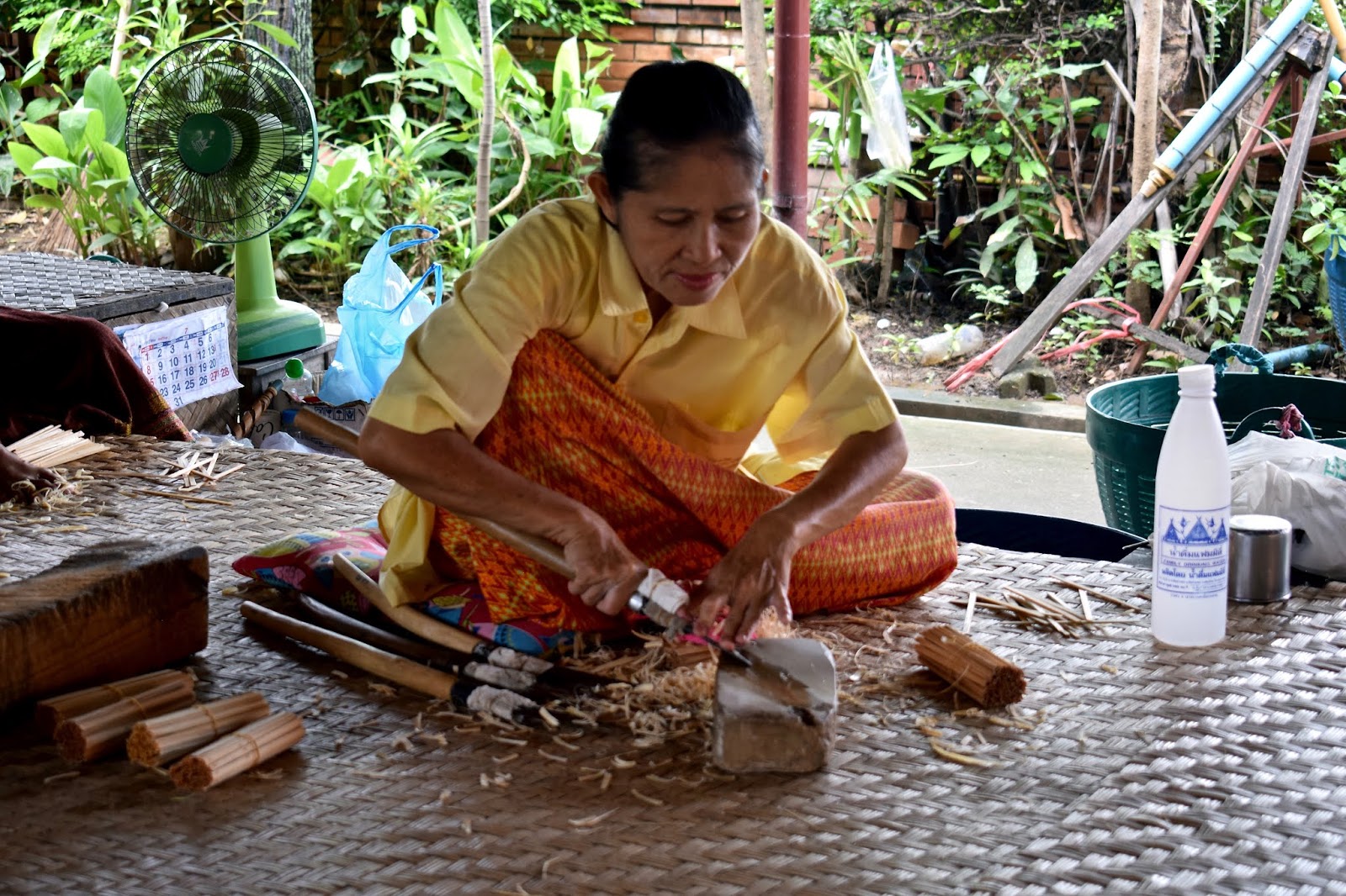 Baylor in Thailand: arts & crafts - thai edition