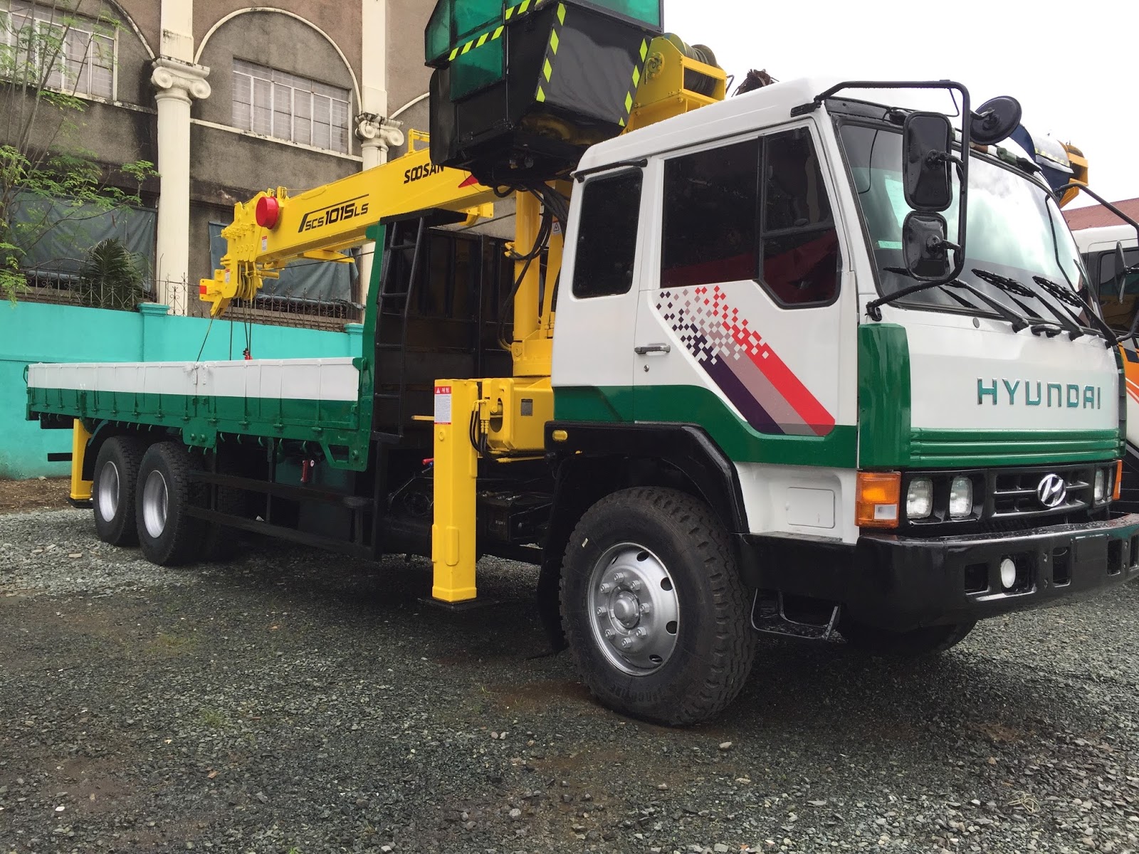 Trucks For Sale : 11 Tons Hyundai Cargo Crane Boom Truck