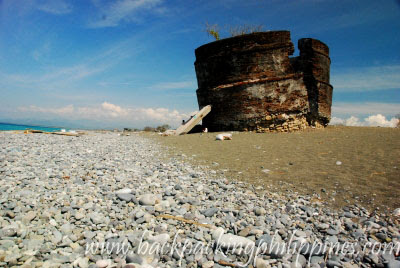 Backpacking Philippines: Baluarte: The Leaning Watchtower of Luna, La Union