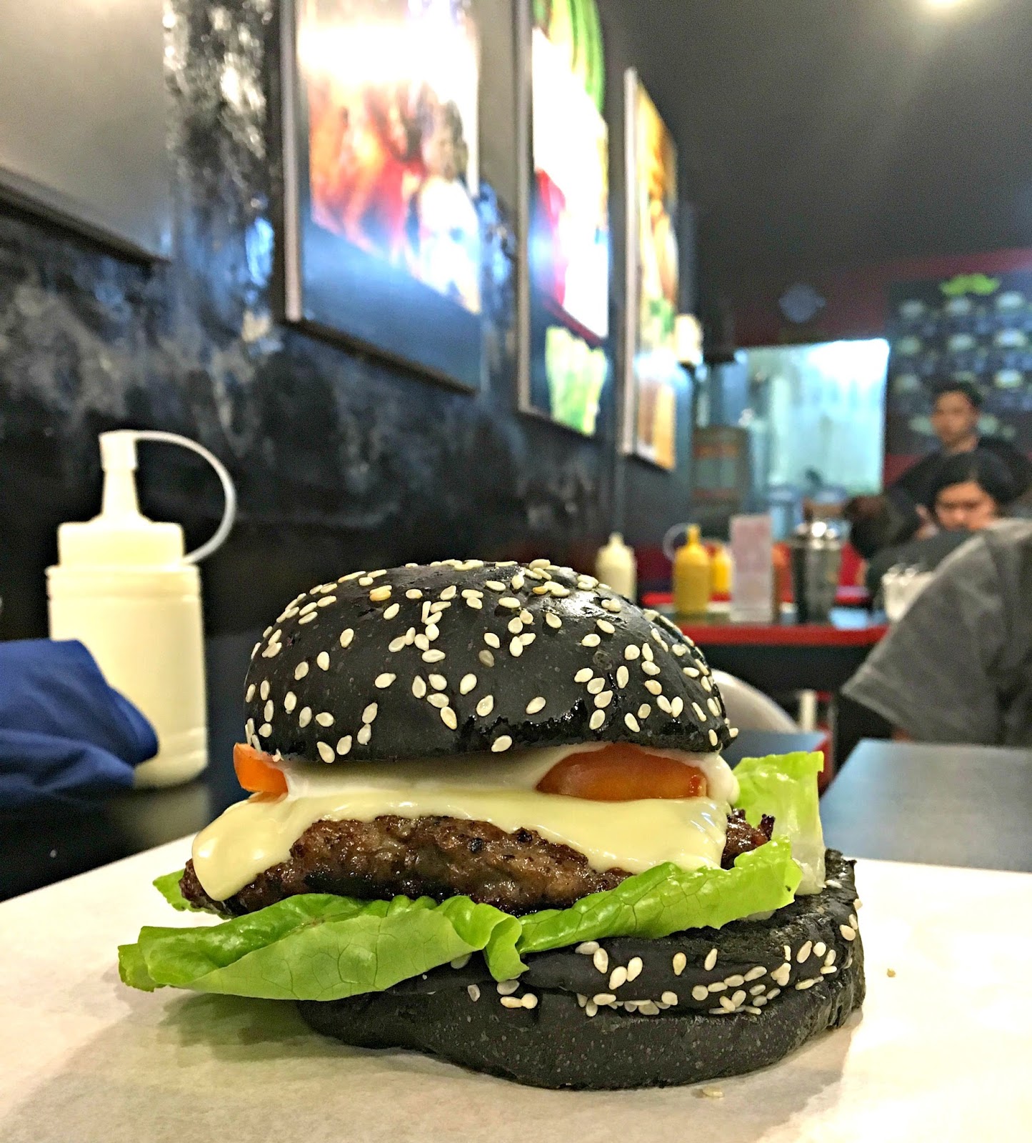 The Bandwagon Chic: Mr. Swabergers: Colored Burgers Anyone?