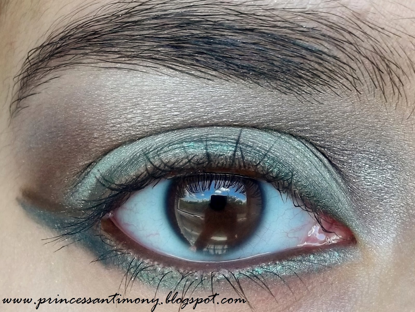 Princess Antimony's Makeup Castle: August 2012