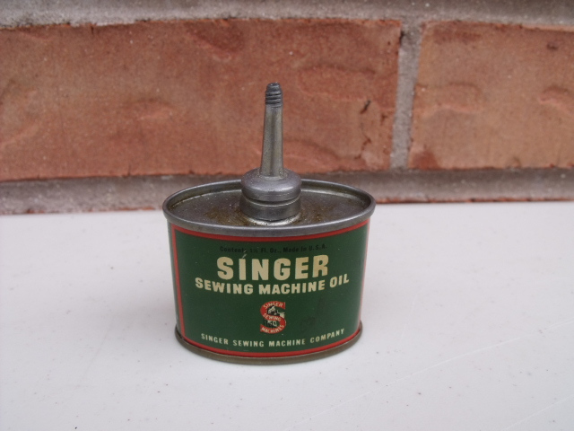 ANTIQUE and VINTAGE SEWING MACHINES WANTING a NEW HOME!! : 2 SHORT ...