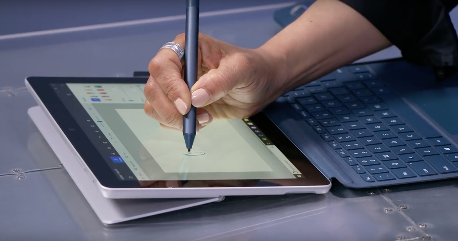 Guarda 11 nuovi video promozionali Microsoft per Surface Go