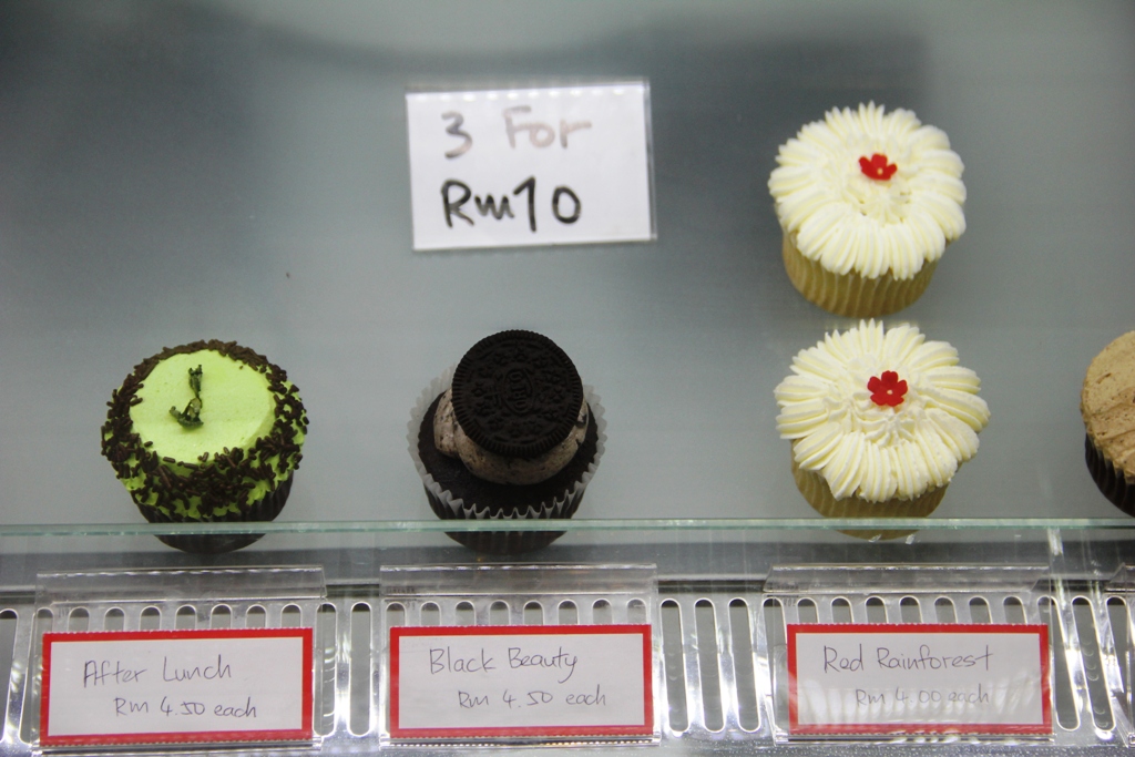 Petite Nyonya's Kitchen...for all seasons: Simple Chic Upper Crust ...