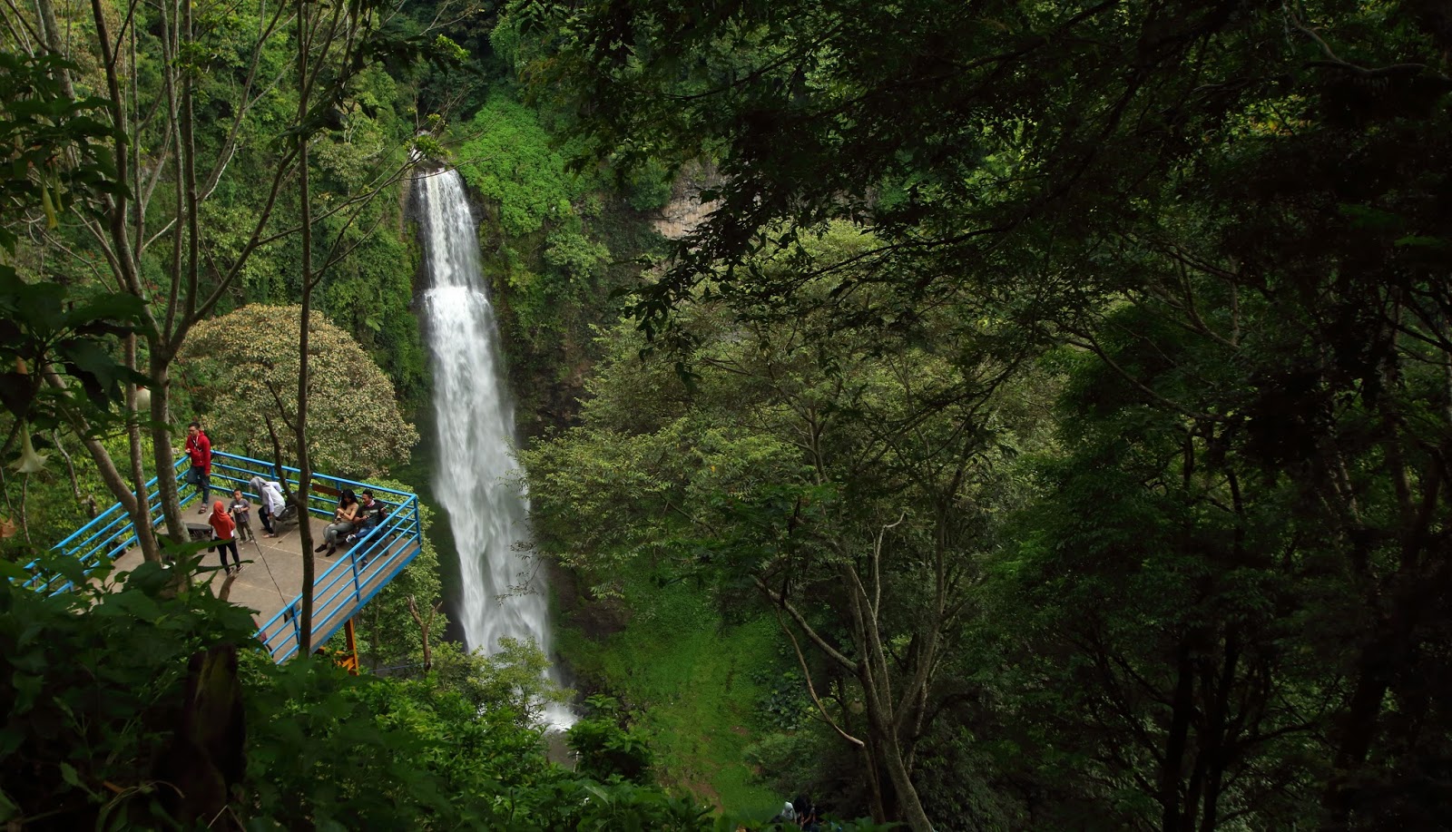 Wisata Bandung II: Curug Cimahi/Curug Pelangi dan Curug Aseupan