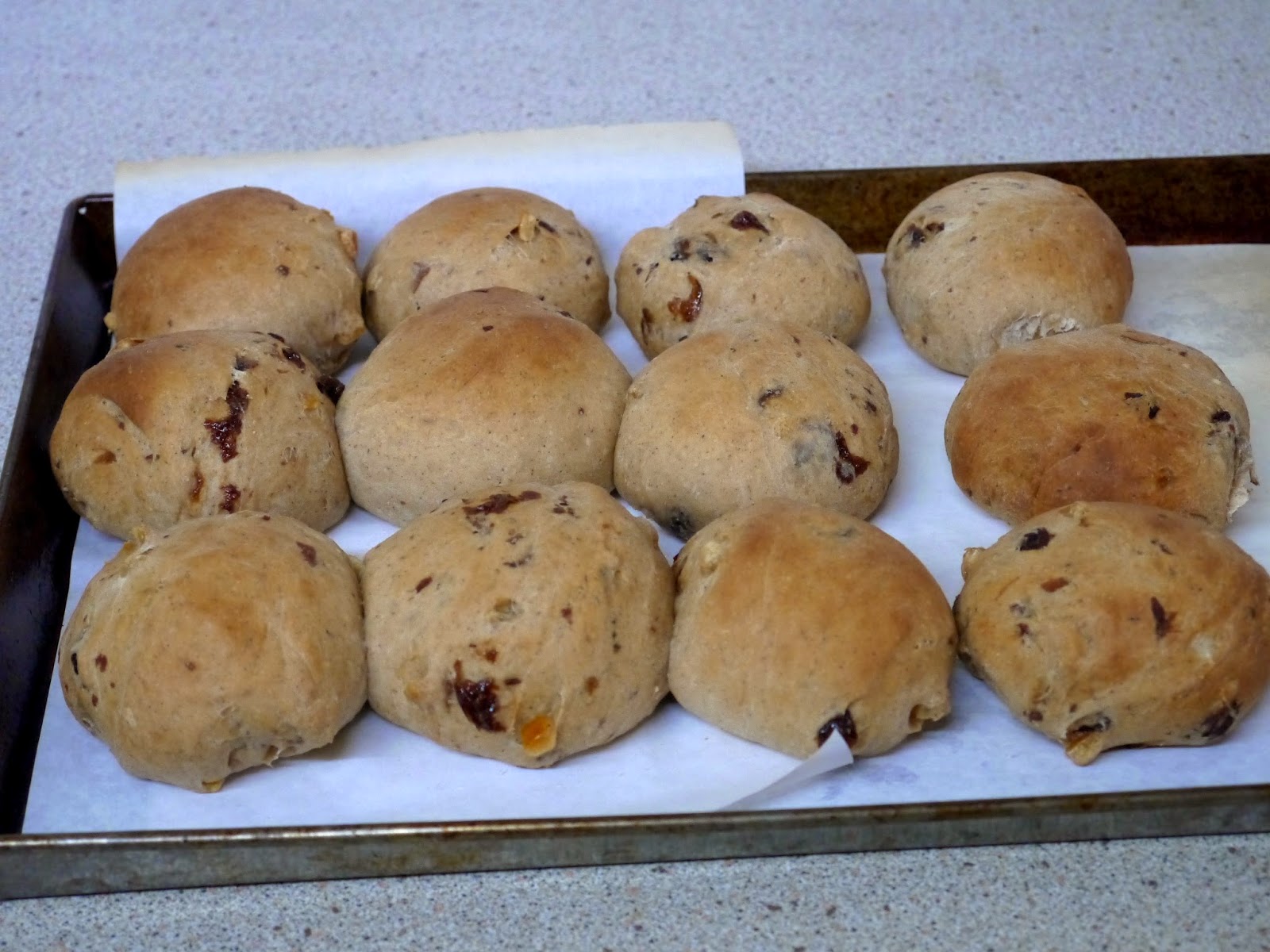 This Muslim Girl Bakes: Spiced Fruit Buns.
