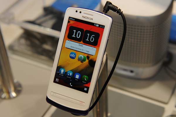 All Nokia mobile: Nokia 700 Review