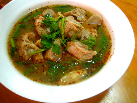 Riya's Kitchen: hot & sour pork spare ribs soup