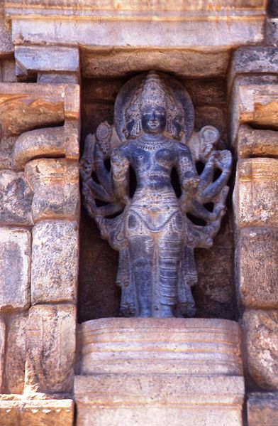 Tamilnadu Tourism: Brihadeeswarar Temple – Sculptures