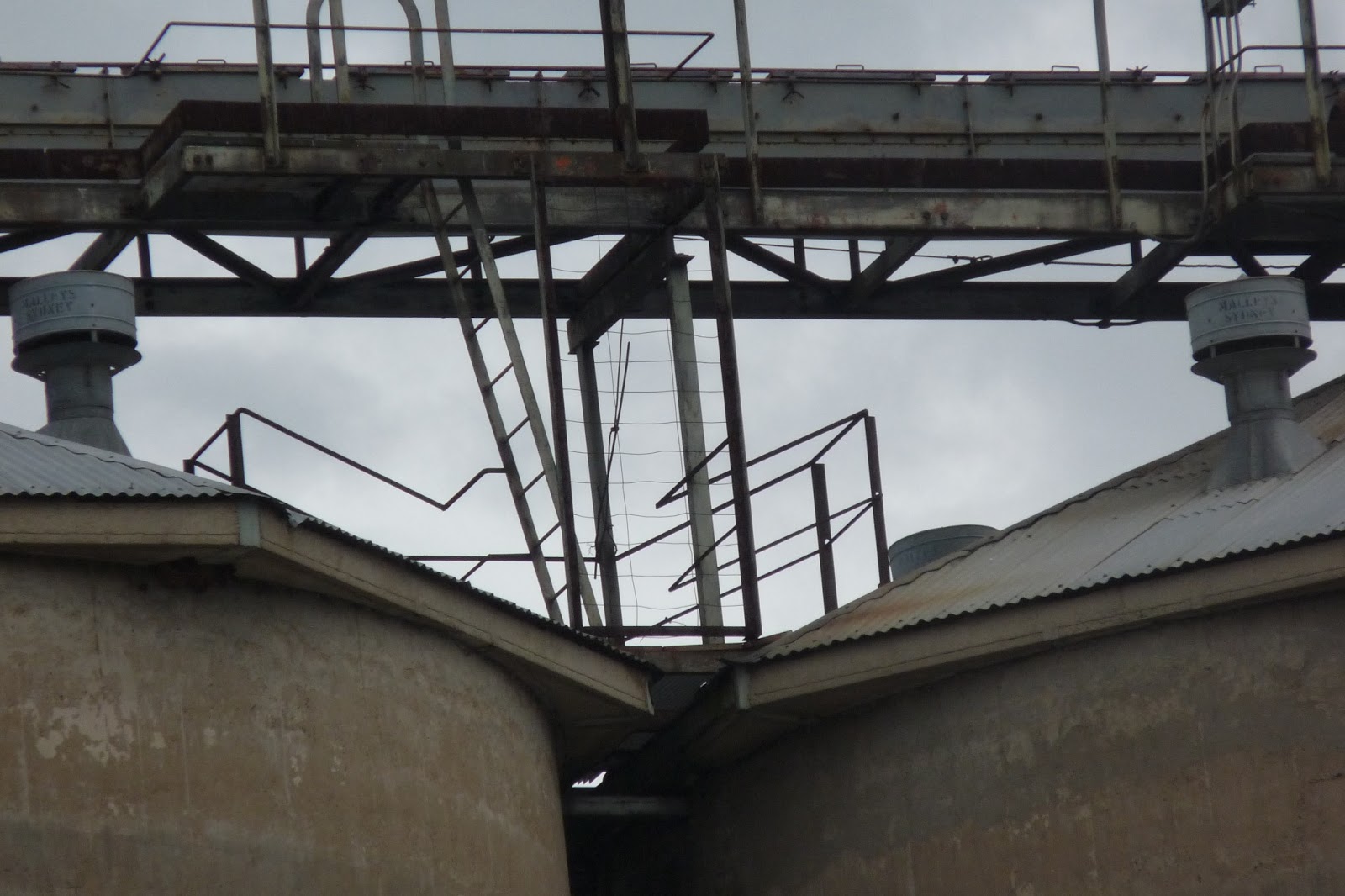 Merriwa S052 Silo Construction in HO: Bins and Bin Roofs
