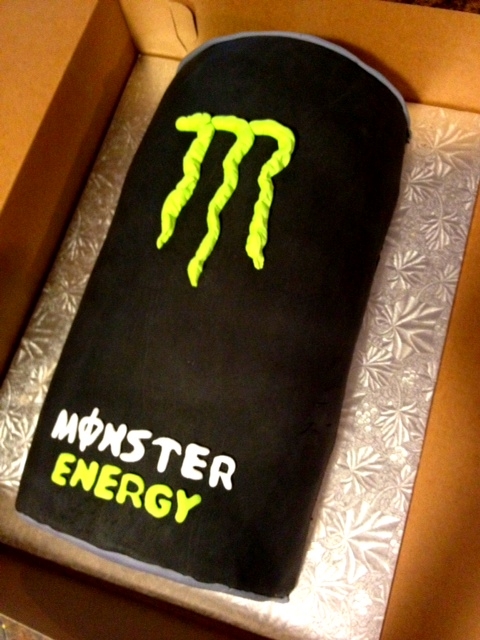 SABtabulous Cakes!!: Monster Energy Can Cake!
