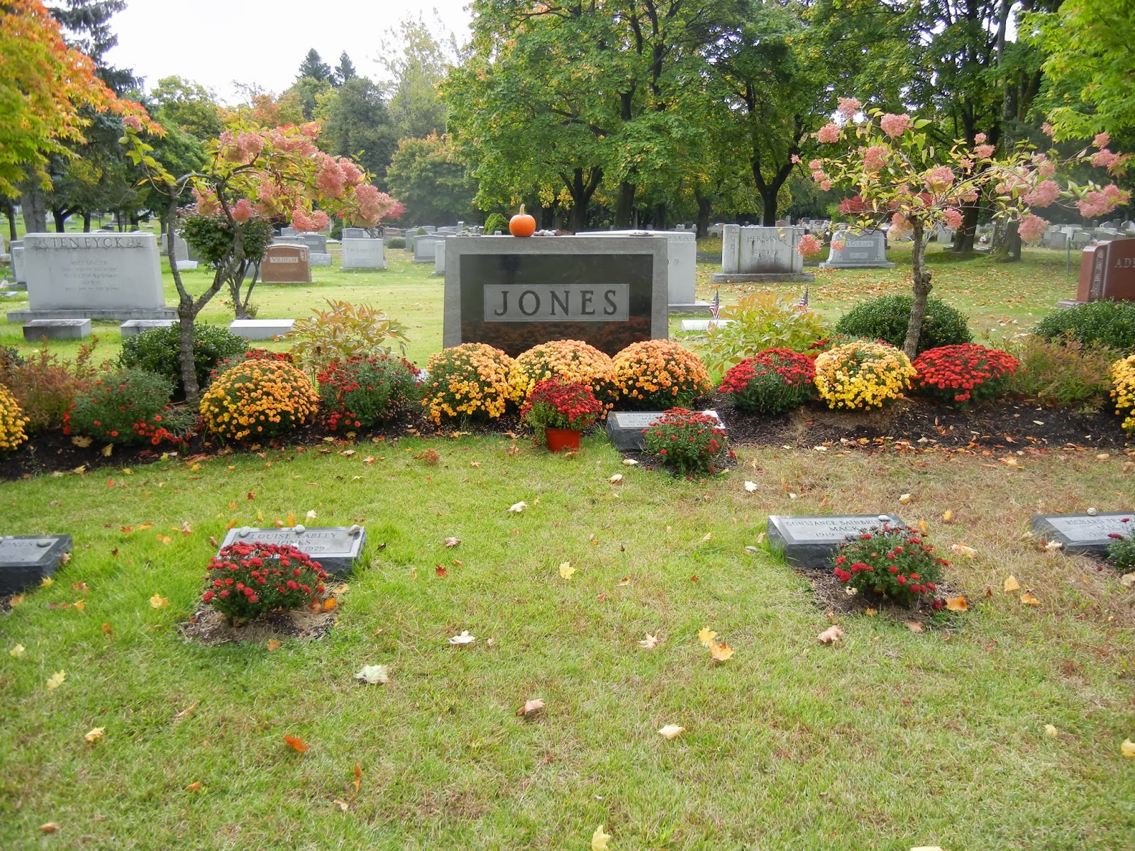 Quilts, Gravestones, and Elusive Ancestors: Fall 'N Leaves