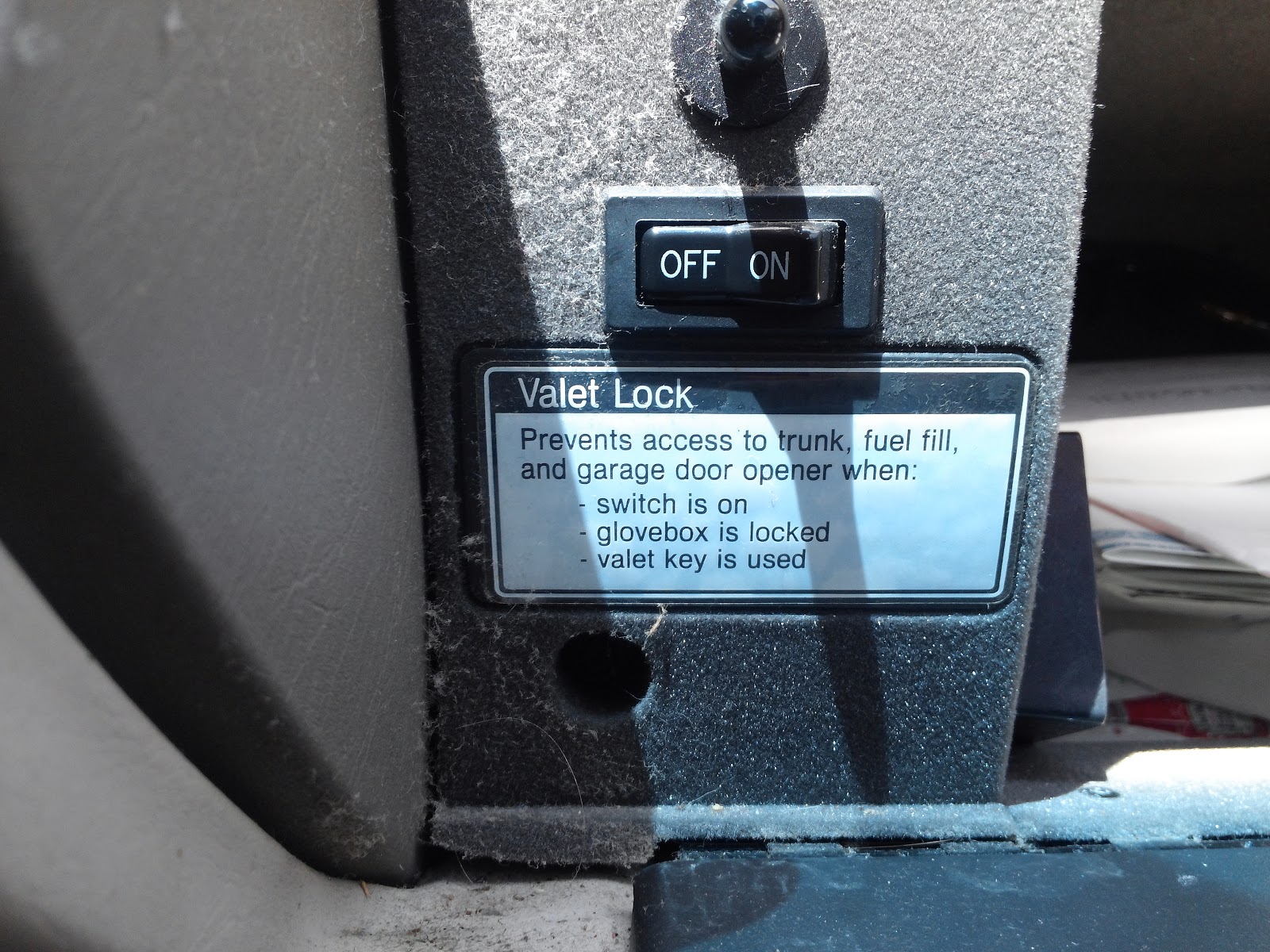 TimtheTech: 2004 Cadillac Deville 4.6, Fuel Door and Trunk Switch ...
