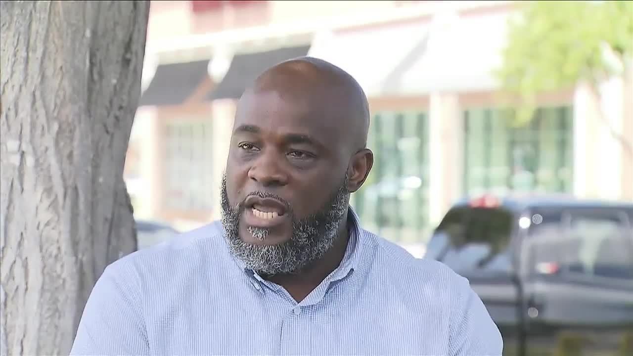 Journal de La Reyna (World News Today): Cop Walk In The Charles Kinsey ...