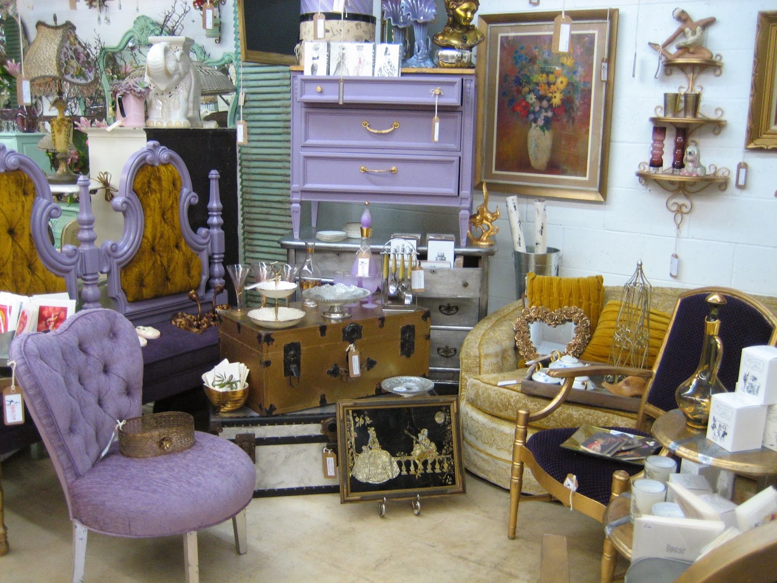 Vignettes Antiques: The Big Top Goes ~ Way Over The Top!
