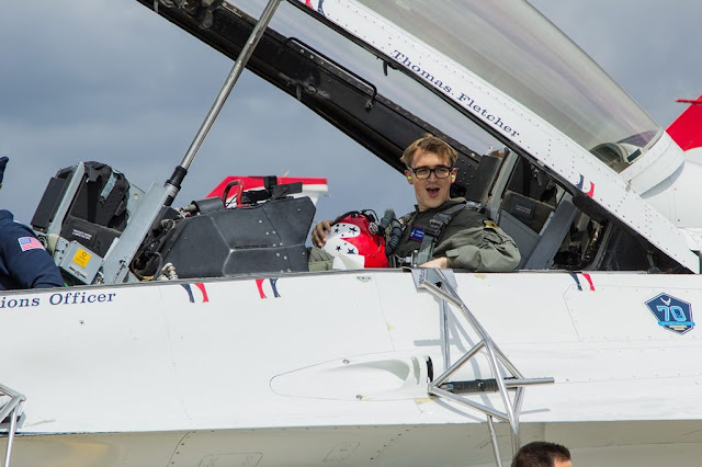 SINGER TOM FLETCHER TAKES A RIDE WITH USAF THUNDERBIRDS - Blog Before ...