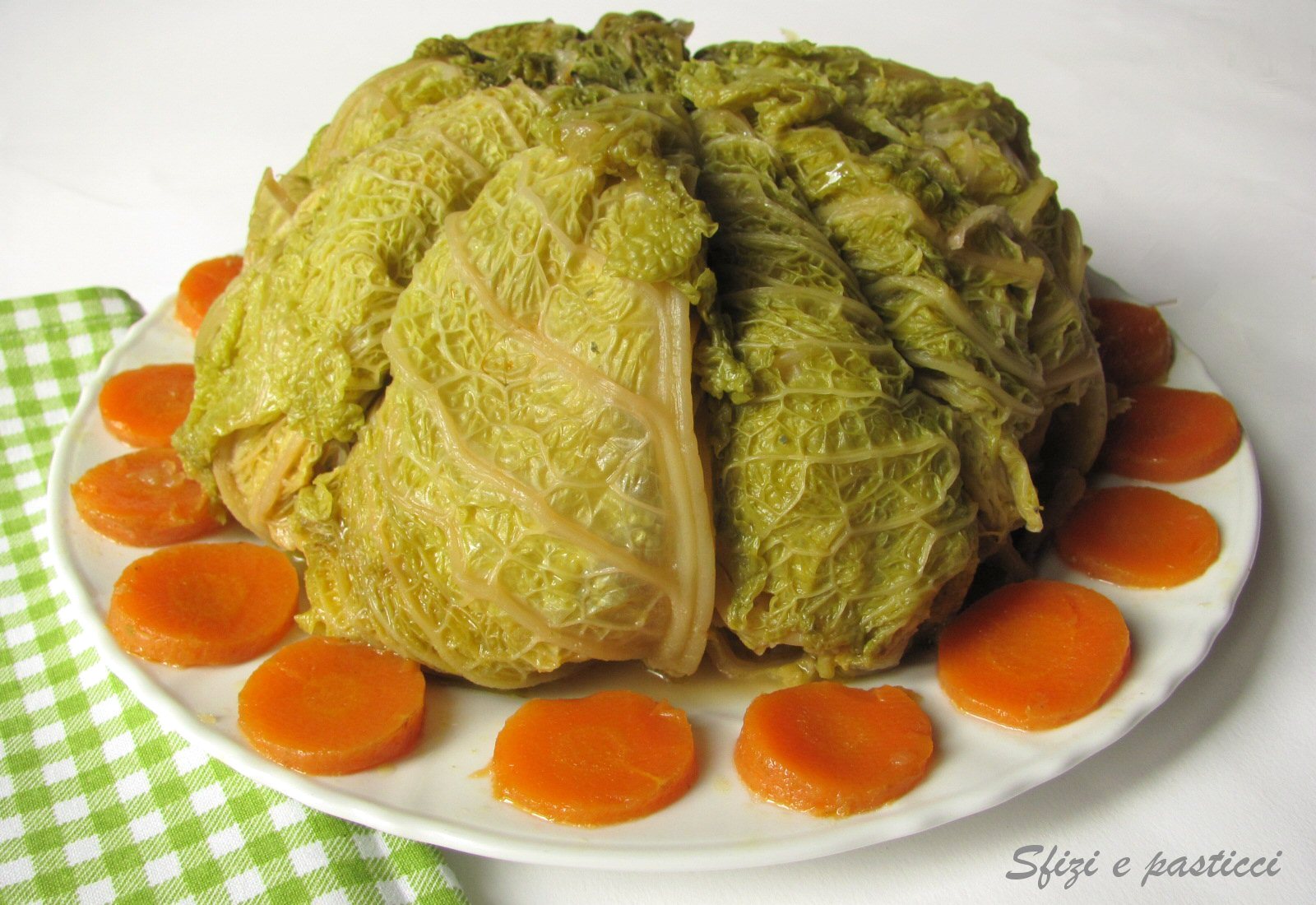 Sfizi e pasticci: Verza ripiena