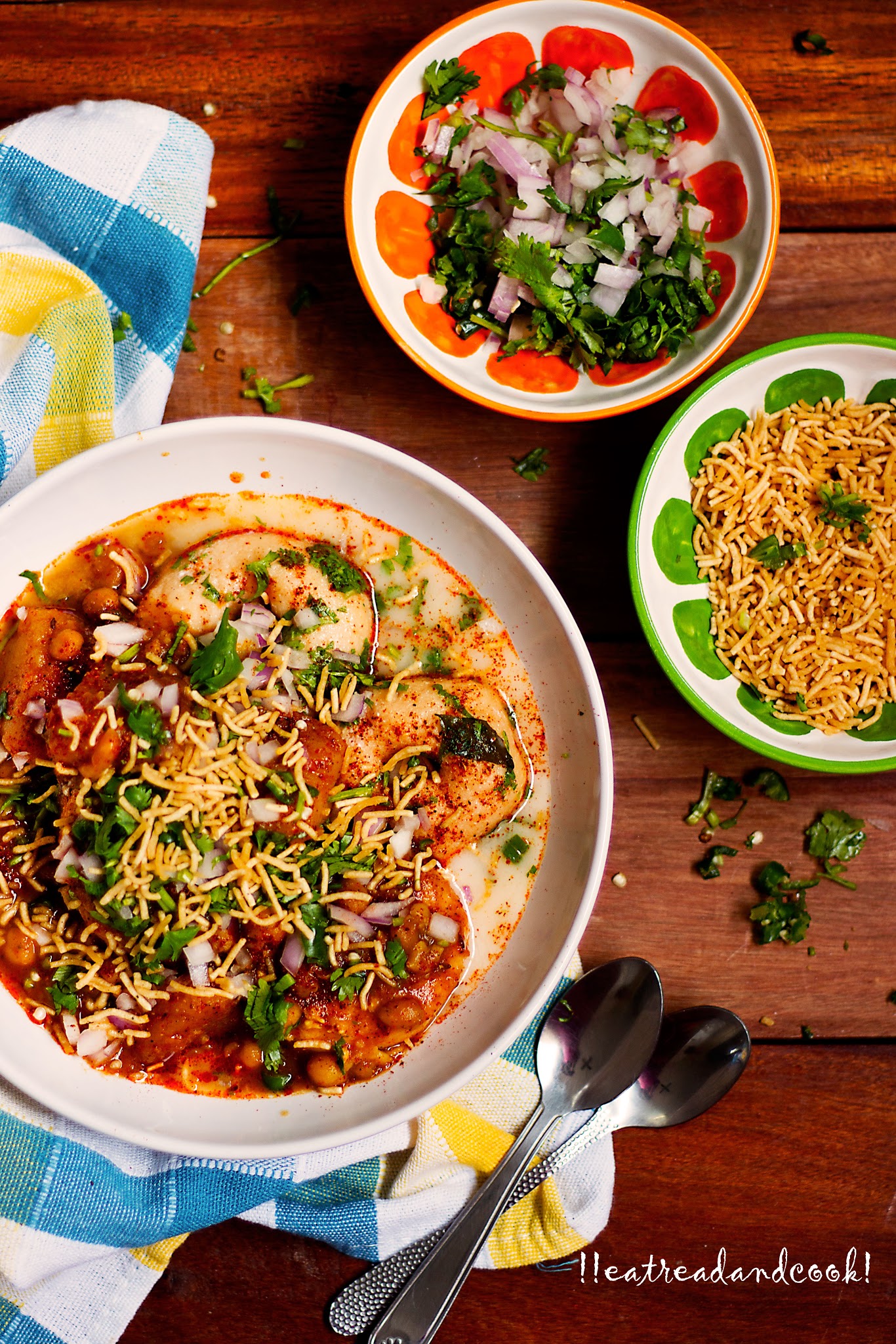 Odisha Style Aloor Dom Doi Bora / Dahi Vada with Dum Aloo